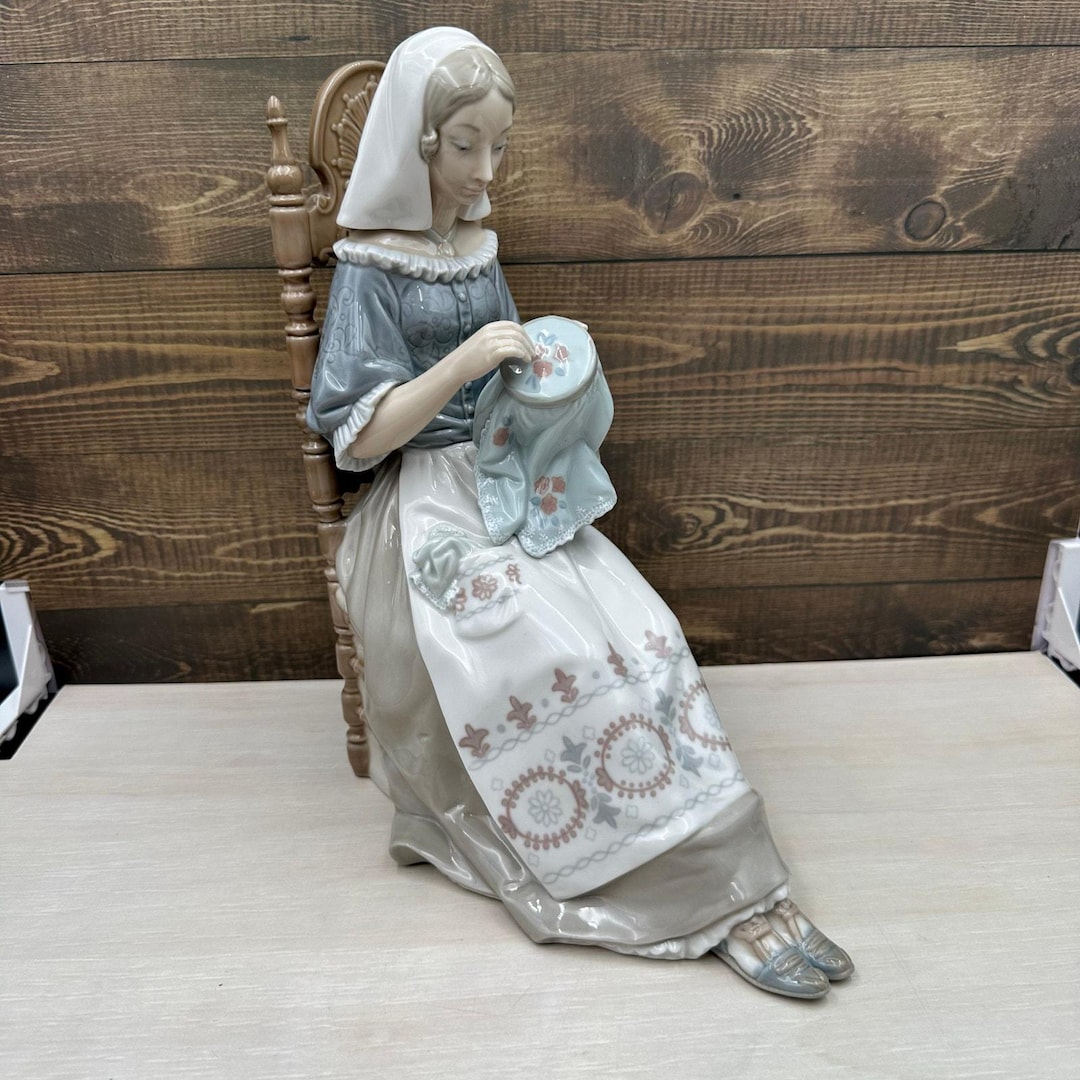 Lladro 4865 the Embroiderer Lady Sewing in Chair - Mint - No Box - Etsy