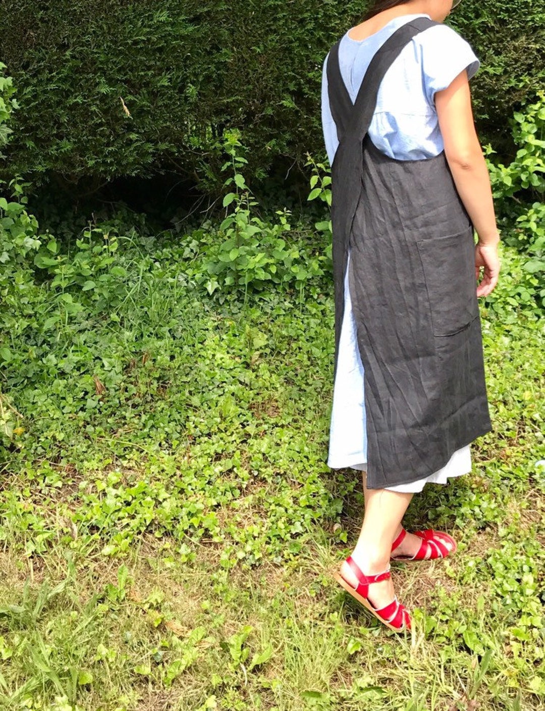 Black Japanese Ramie Linen Apron, With Crossover Back and Big Pockets ...