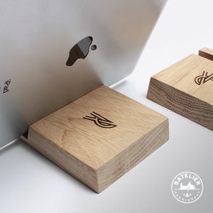 Personalized Wooden iPad Stand - Square Holder in Natural Oak Wood - Etsy