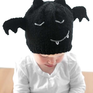 Baby Bat Hat KNITTING PATTERN / Vampire Bats / My First Halloween ...