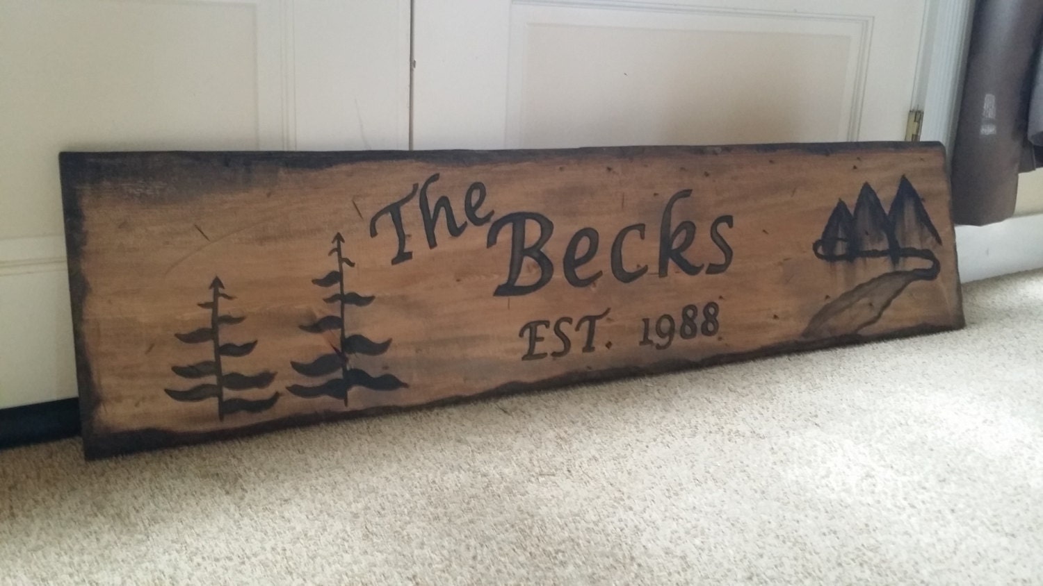 Custom family name wood sign. | Etsy