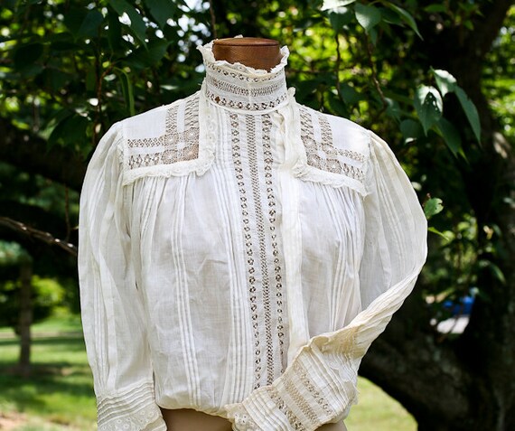 Items similar to Lovely 1900’s Vintage Victorian Linen and Lace Blouse ...