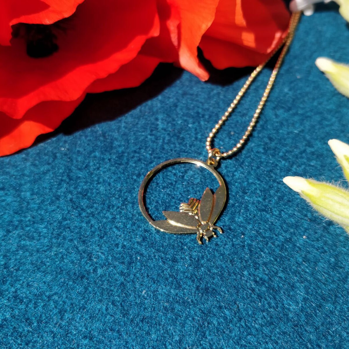 Collier mini OSCAR insecte dorée à l'or fin 24k. Bijoux fait main ...