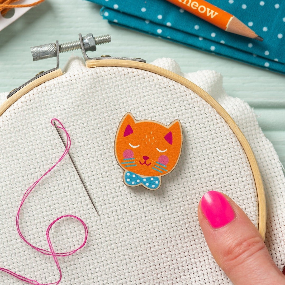 Cat Magnetic Needle Minder - Tool for Embroidery - Cross Stitch ...