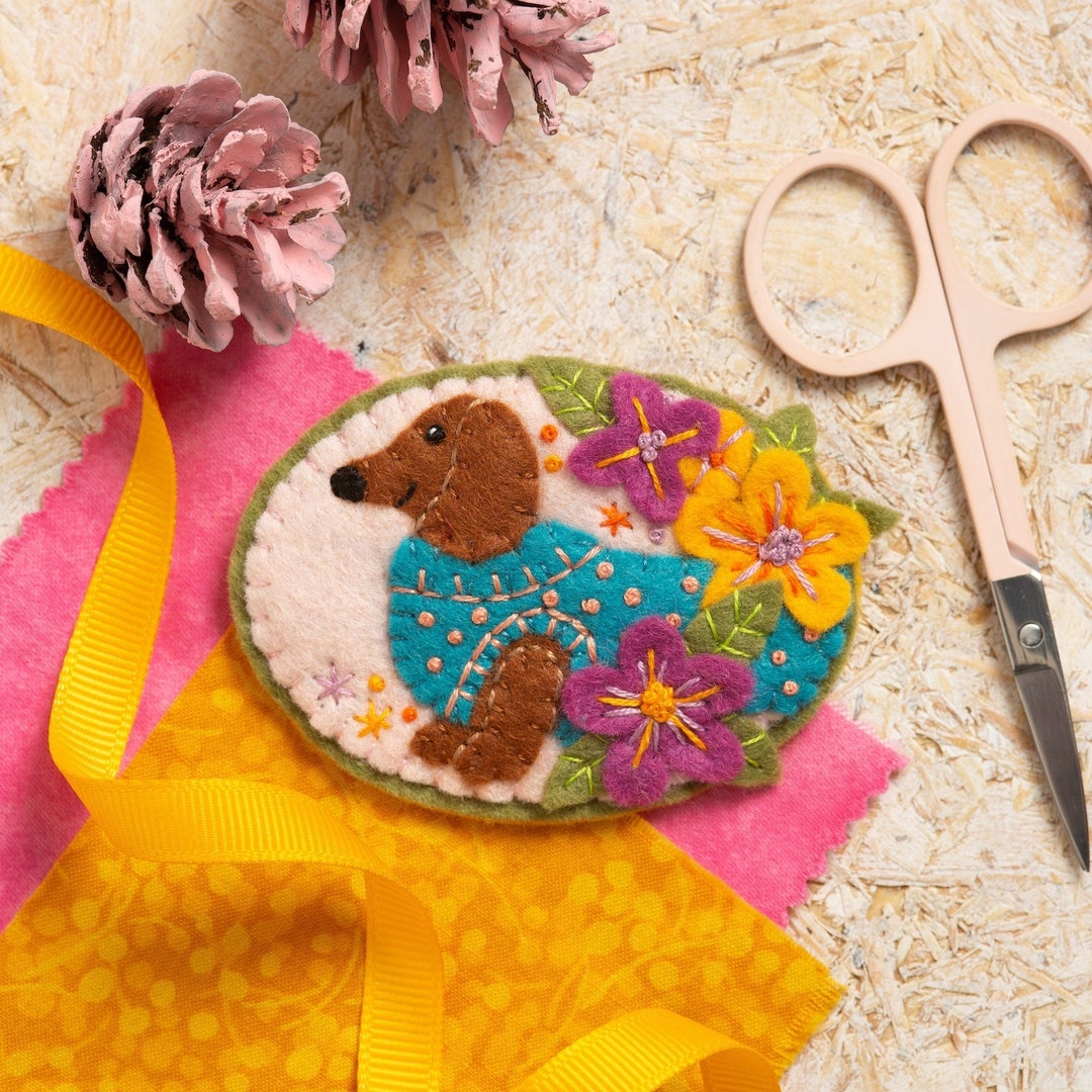 Dachshund Brooch Felt Craft Embroidery Kit - Beginner Applique Craft ...