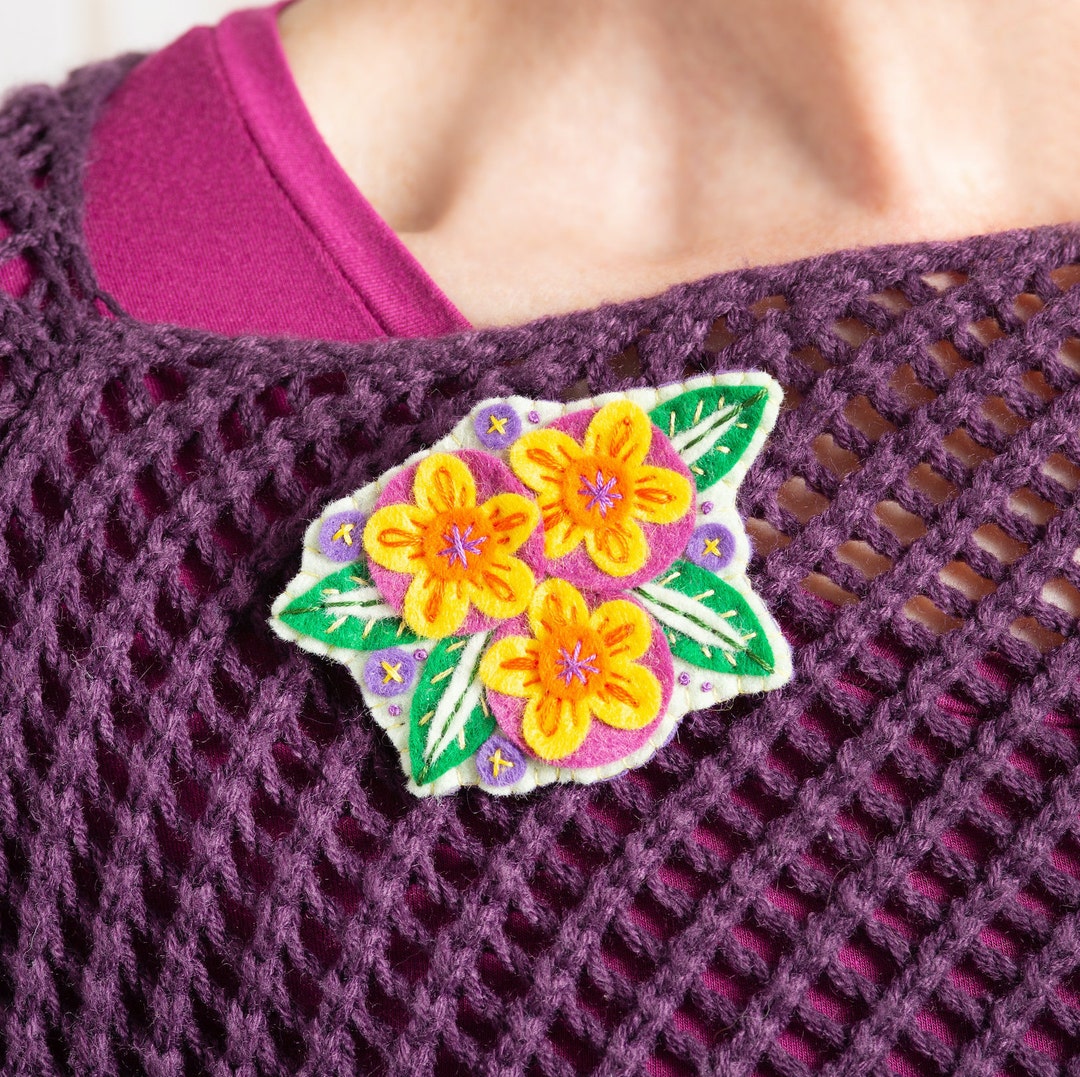 Penelope Flower Brooch Felt Craft Embroidery Kit : DIY Craft Set for ...