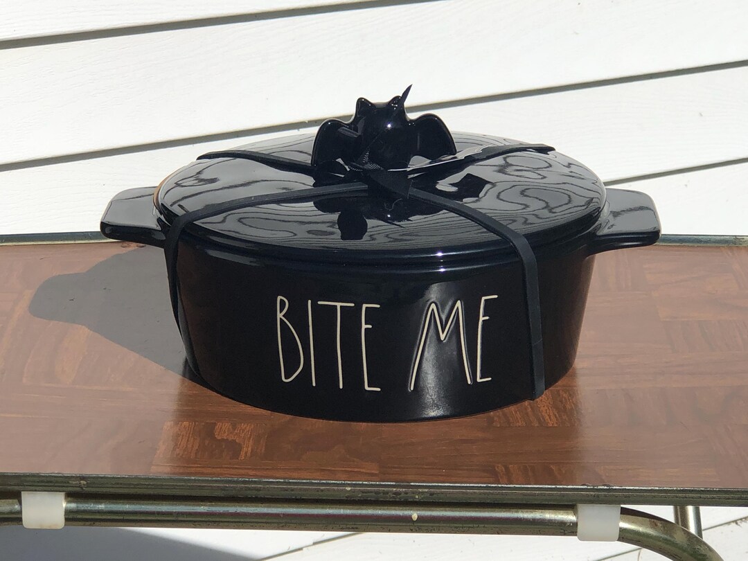 Rae Dunn New Halloween 2 Quart Casserole W/ Bat Lid Shiny Black bite Me ...