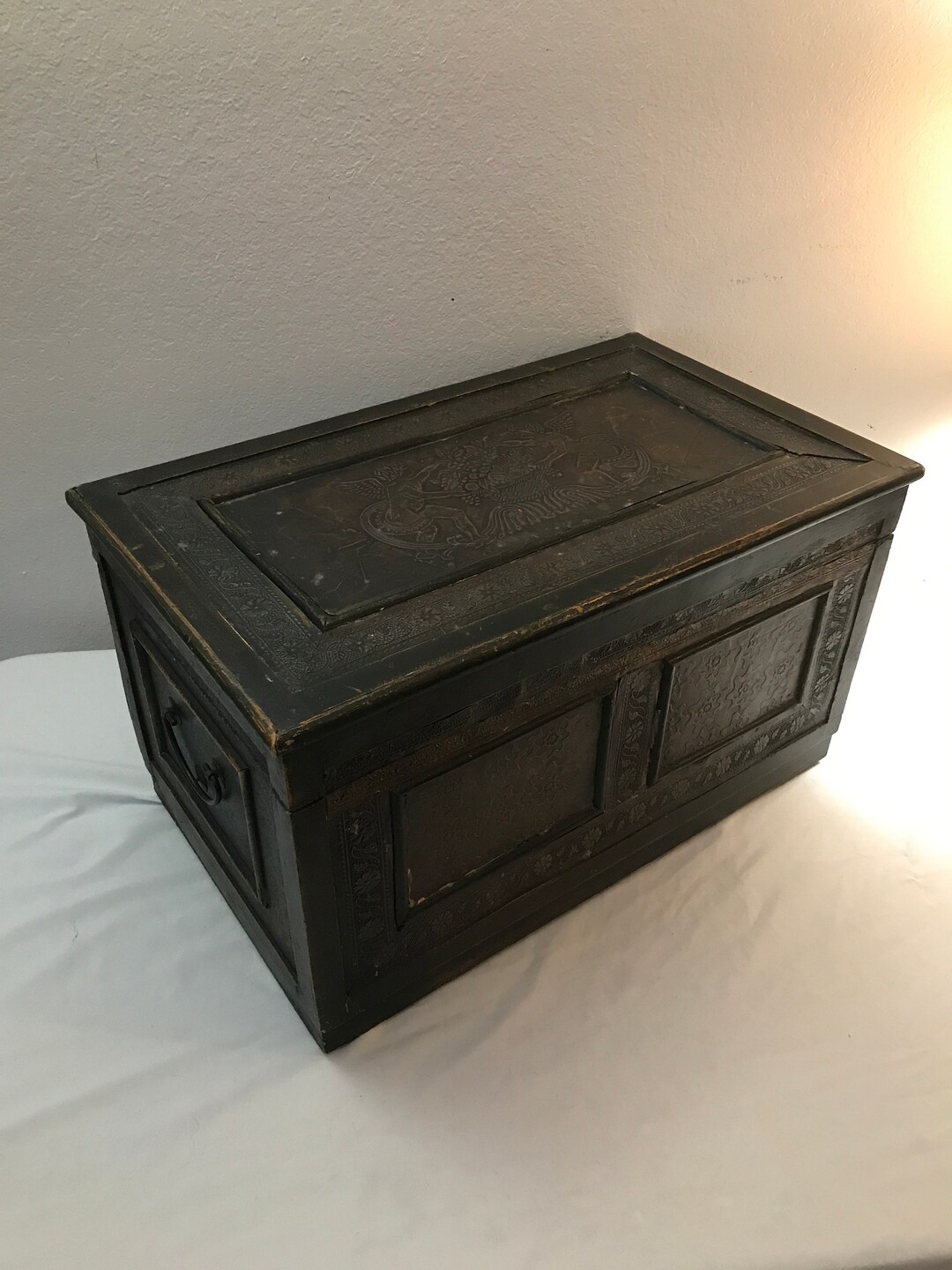 Antique Cherubs Wood and Embossed Metal Trunk - Etsy