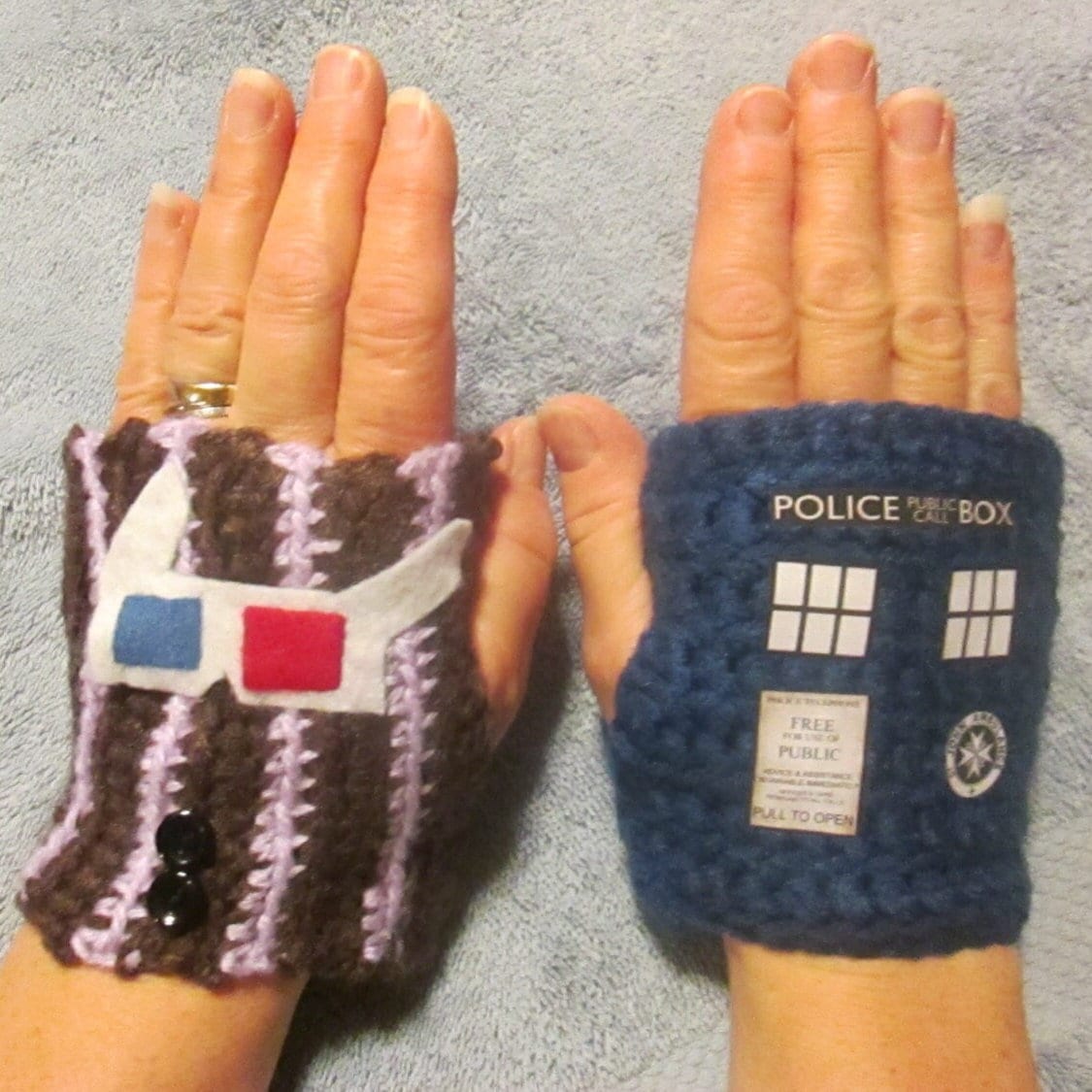 DR WHO- TARDIS and 10th/14th Doctor Fingerless Gloves (david Tennant ...