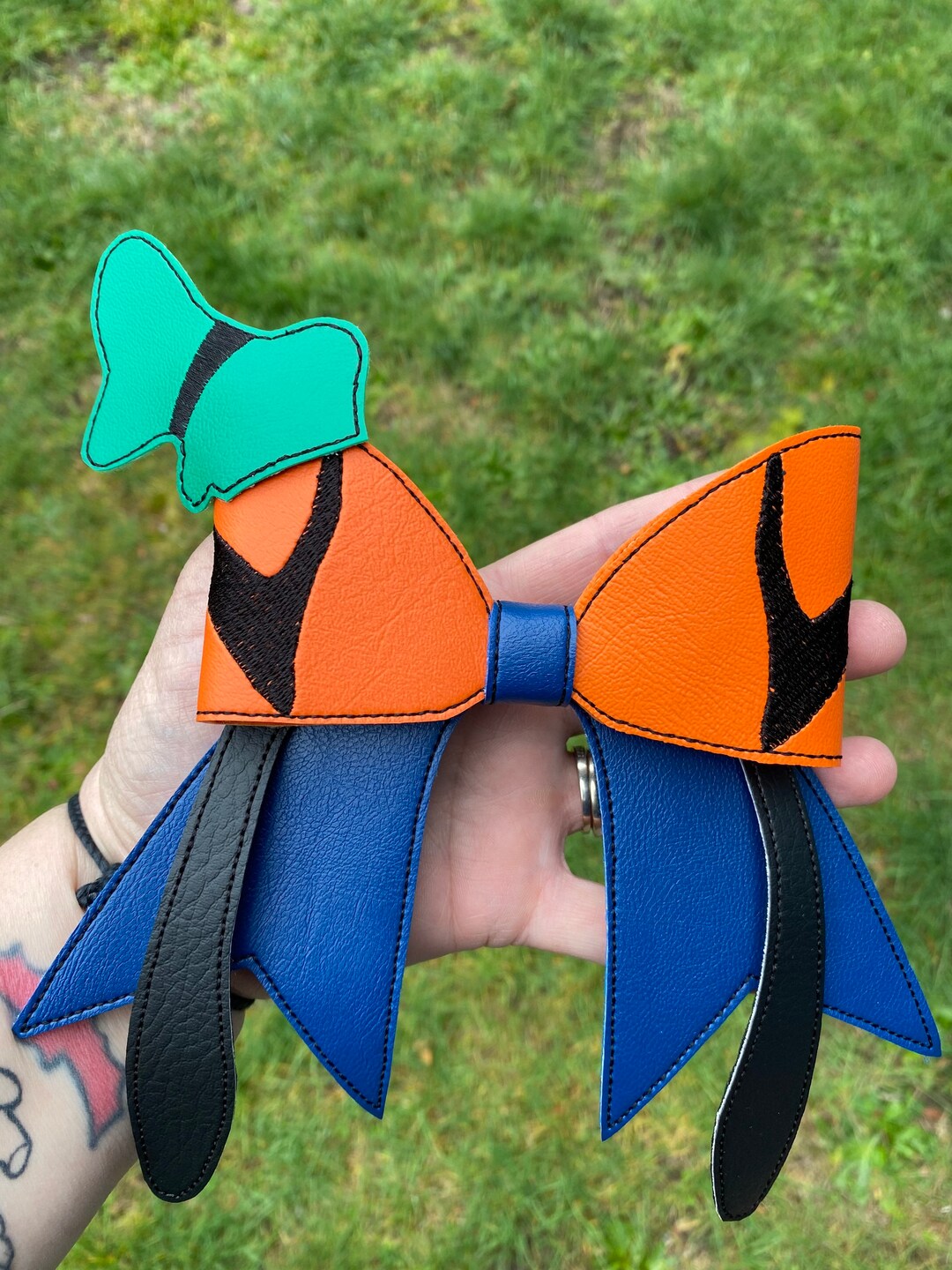 Goofy Cheer Bow - Etsy