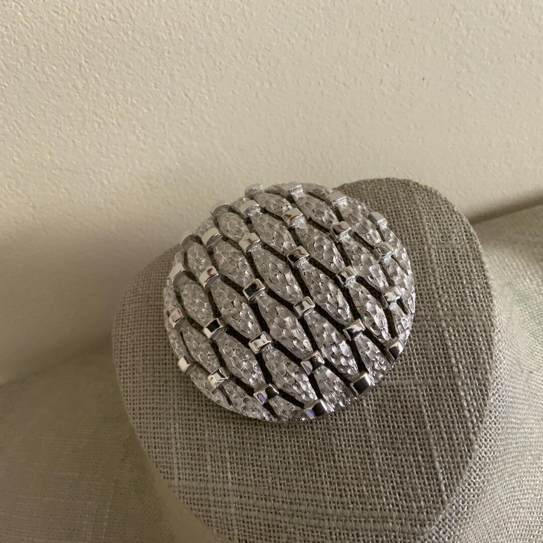 Vintage Textured TRIFARI Basket Weave Silver Tone Circle Brooch - Etsy
