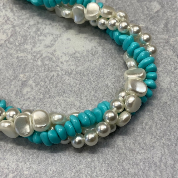 Twisted faux pearl and acrylic turquoise beaded neckl… - Gem