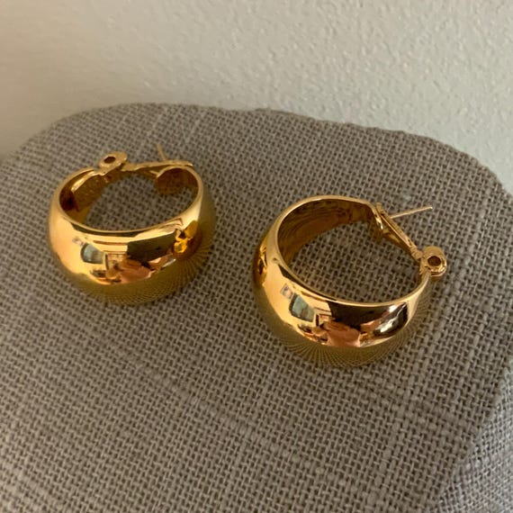 Pierced classic lever back MONET hoop earrings in gol… - Gem