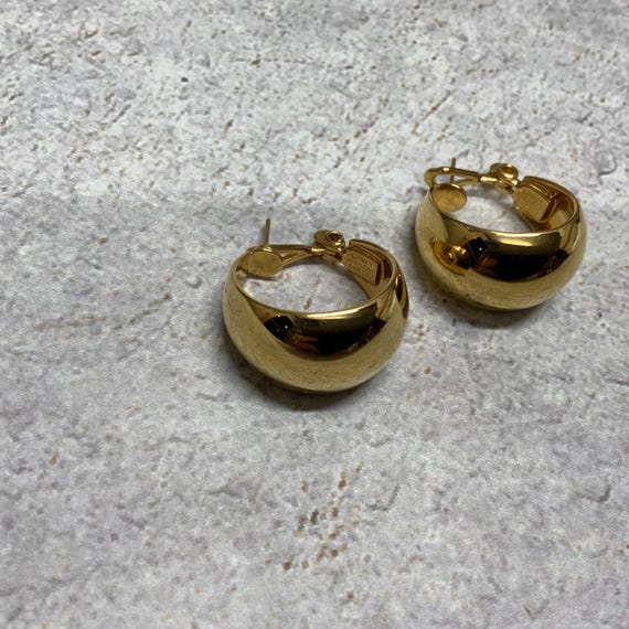 Pierced classic lever back MONET hoop earrings in gol… - Gem