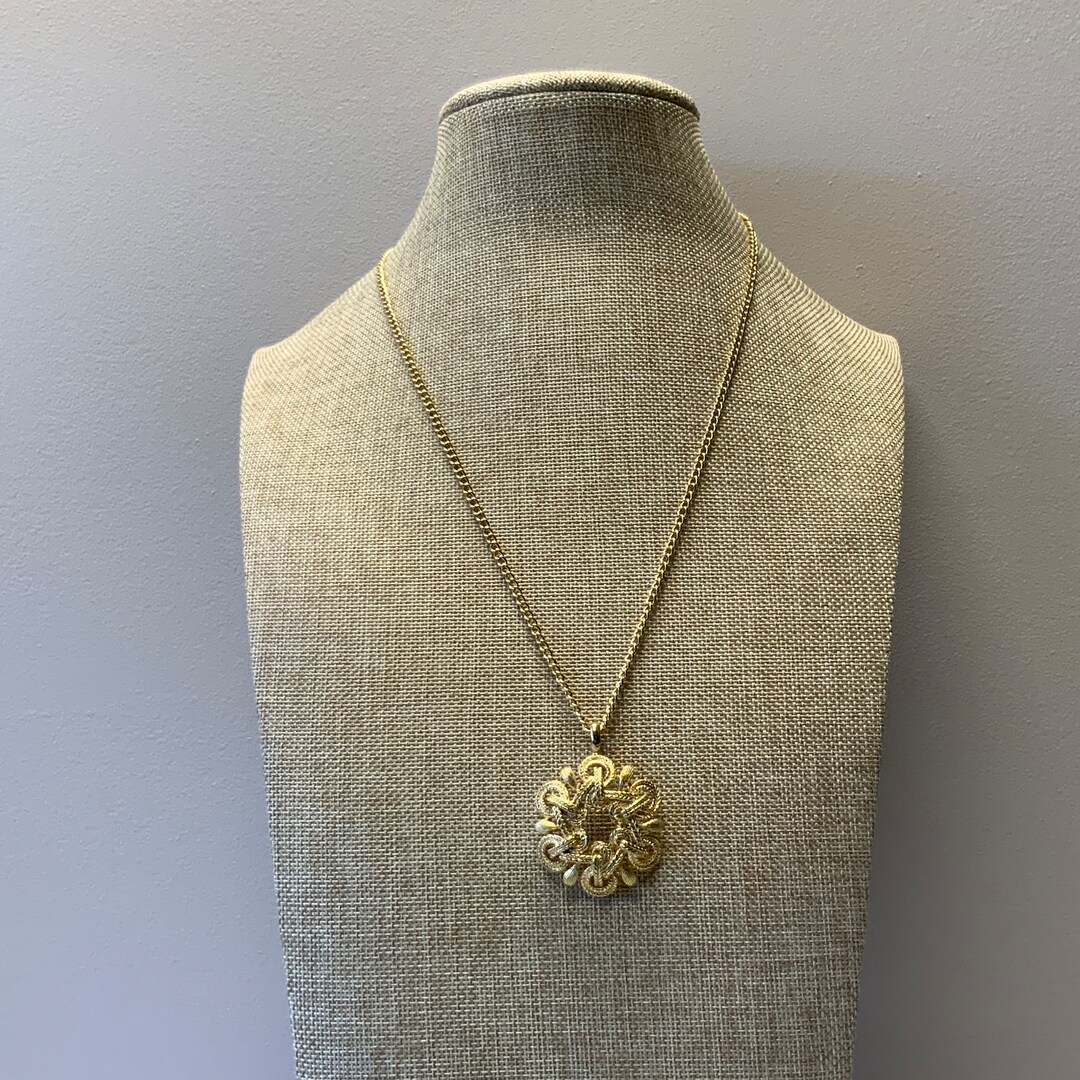 Vintage Gold Tone Interlocking Rope Flower Necklace - Etsy