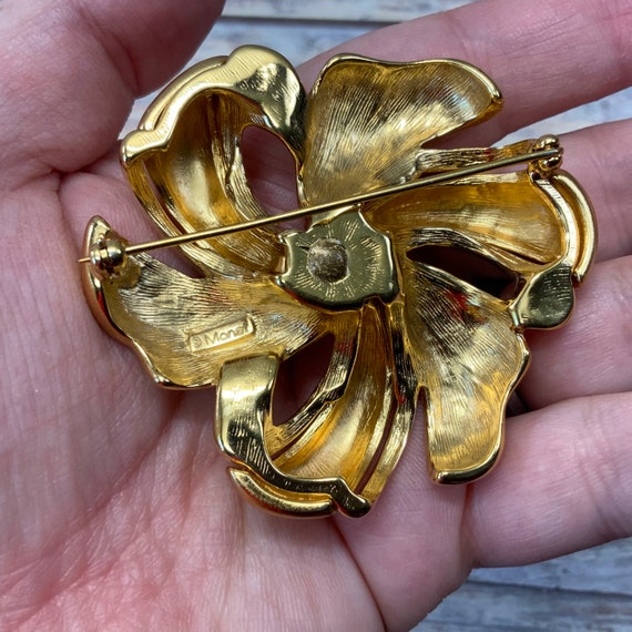 Vintage monet pin wheel swirl chunky brooch in gold t… - Gem