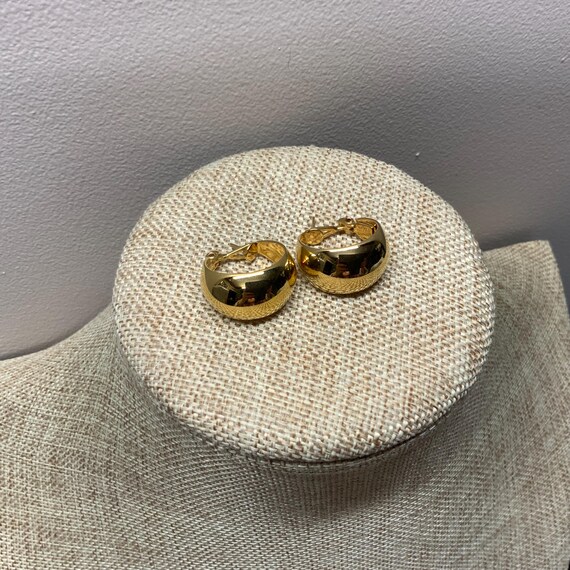 Pierced classic lever back MONET hoop earrings in gol… - Gem