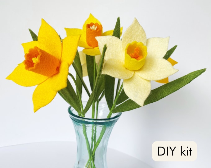 Felt Flower Craft Kit Video Tutorial: DIY Felt Flowers Midnight ...