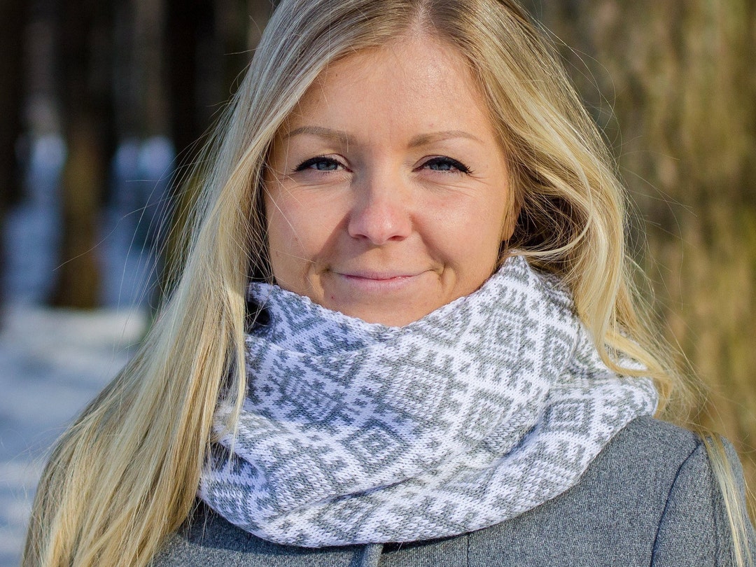 Infinity Scarf AKA | Scandinavian Latvian Design Pattern | Knitted ...