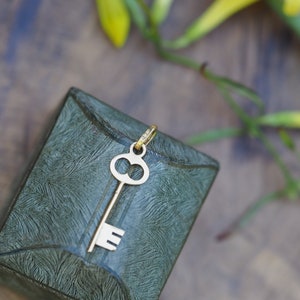 Vintage Italian 18k Yellow Gold Skeleton Key Charm / Pendant - Etsy