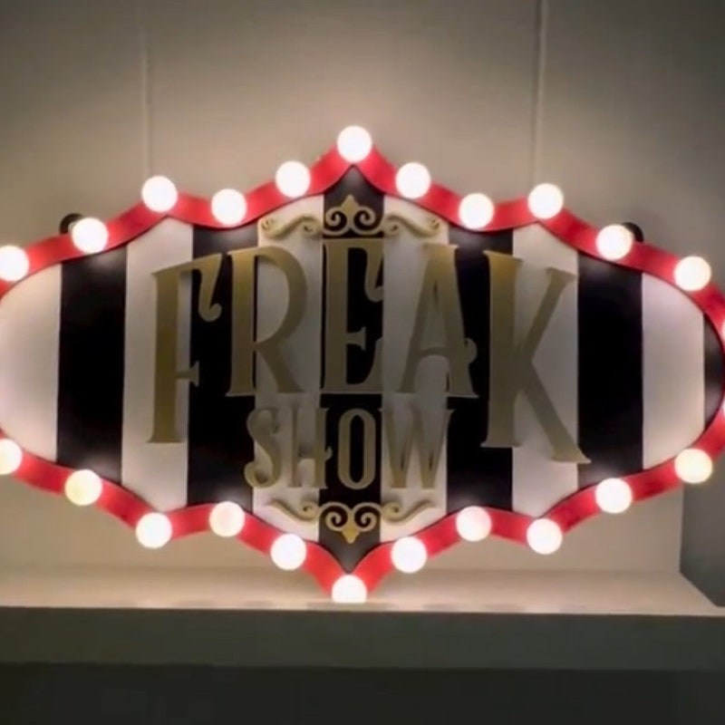 Sideshow Banner - Etsy