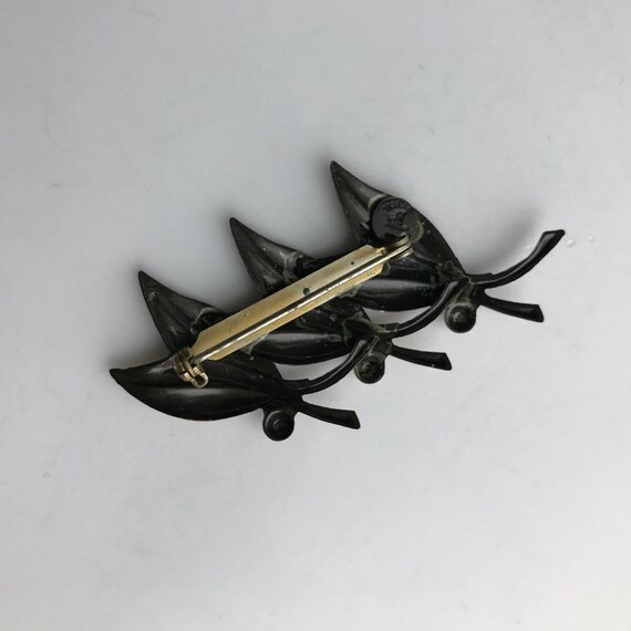 Vintage - Bell Copper Pin with Three Leaves - Gem