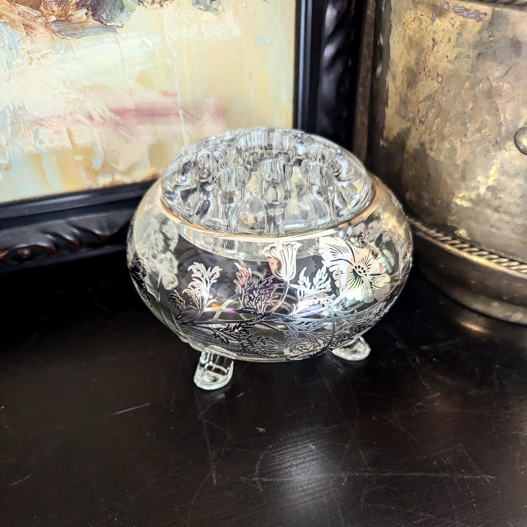 1950s Viking Glass Flowerlite Crystal Frog in Glass Footed Bowl With ...