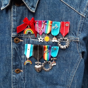 NOVELTY MEDALS Honour Badge Costume Fun AWARD Merit Reward Trophy ...