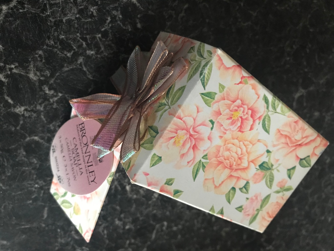 Bronnley Authentic Vintage Gift Boxed Camelia Soaps X 3 - Etsy UK