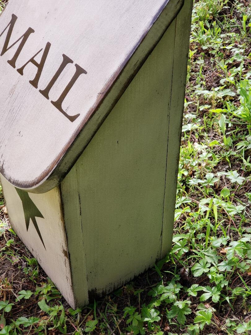 Rustic mailbox / Farmhouse mailbox / primitive mailbox / | Etsy