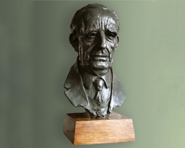 Bust of J.R.R Tolkien - Etsy