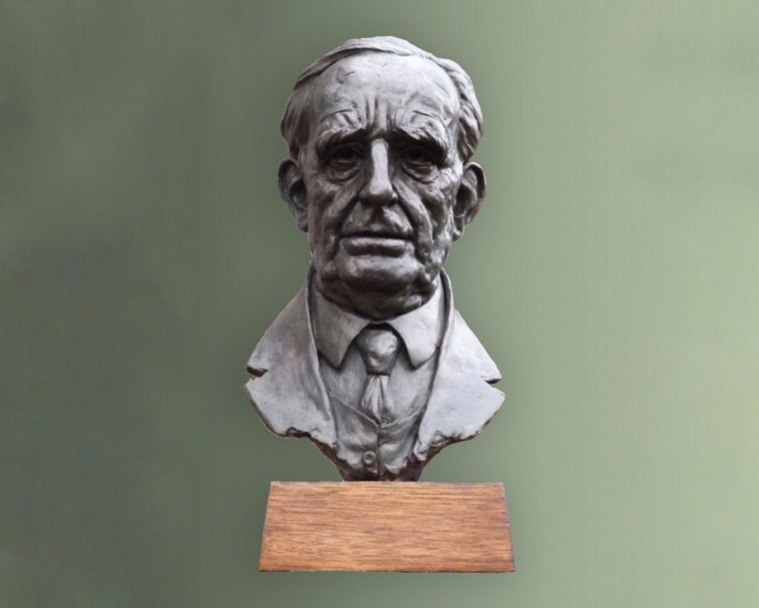Bust of J.R.R Tolkien - Etsy