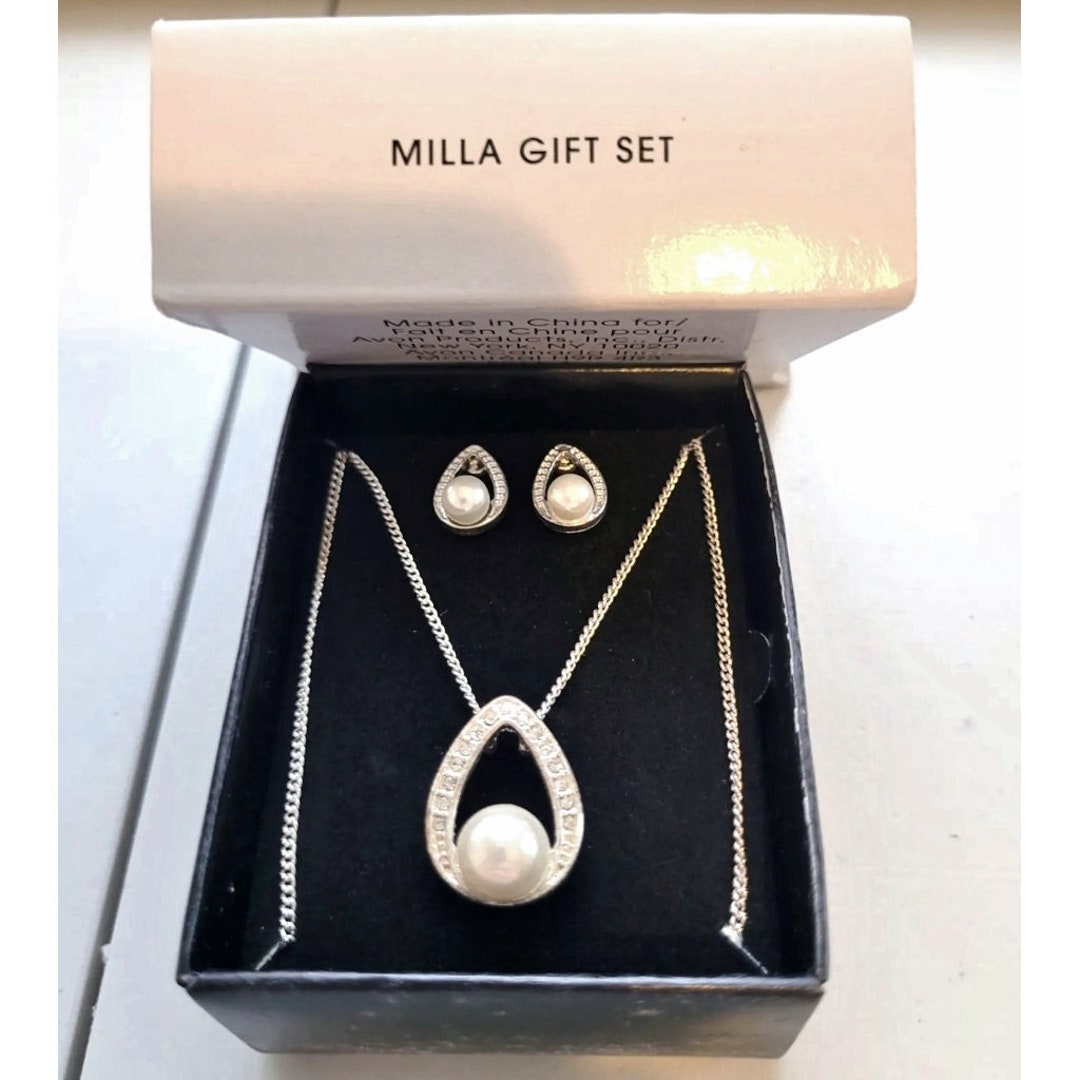 Avon Mila Gift Set Faux Pearls, Silver Plate & Crystals Teardrop ...