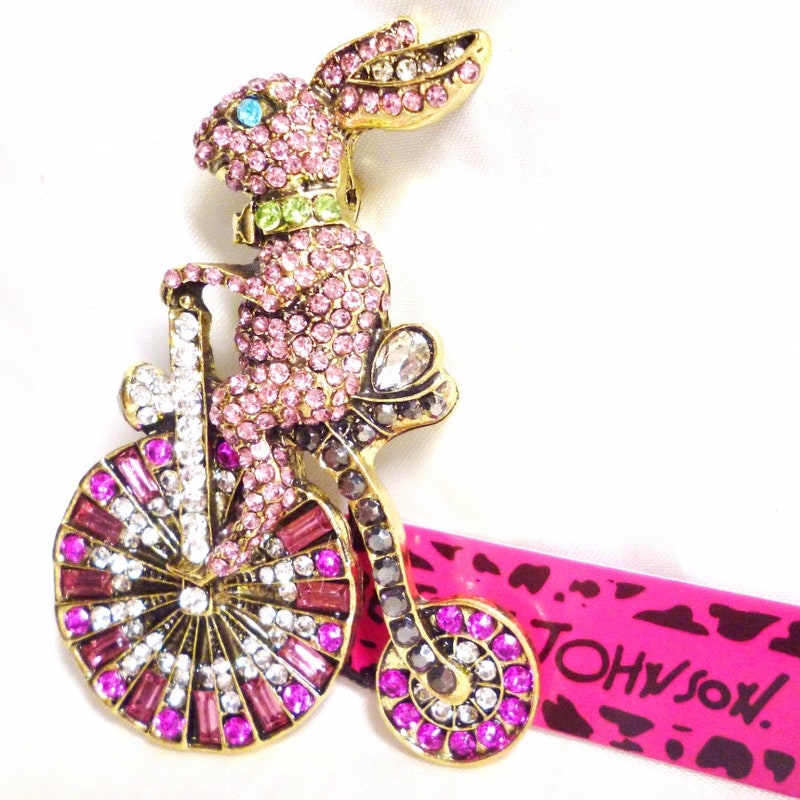 Rabbit Button Vintage - Etsy