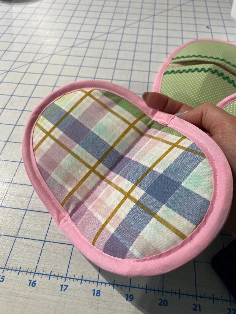 Small Kitchen Mittens, Fingers Pinchers, Pink Green Little Pot Holders ...