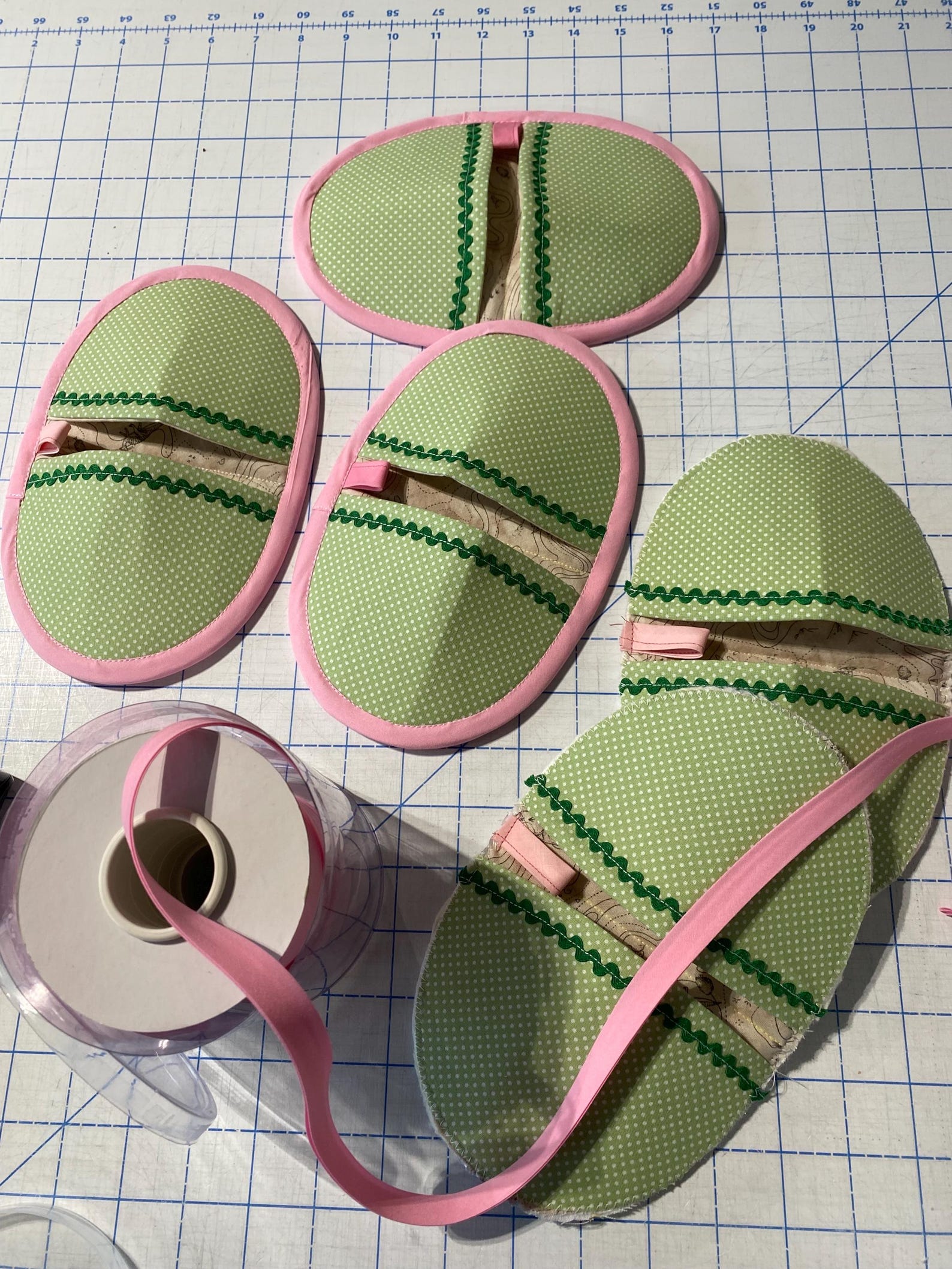 Small Kitchen Mittens, Fingers Pinchers, Pink Green Little Pot Holders ...