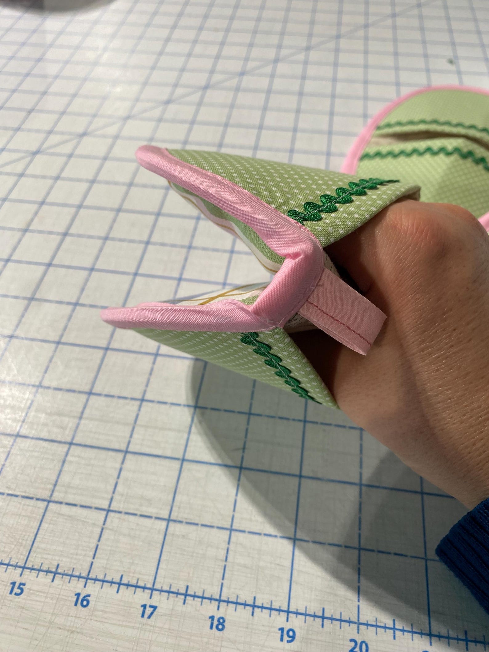 Small Kitchen Mittens, Fingers Pinchers, Pink Green Little Pot Holders ...