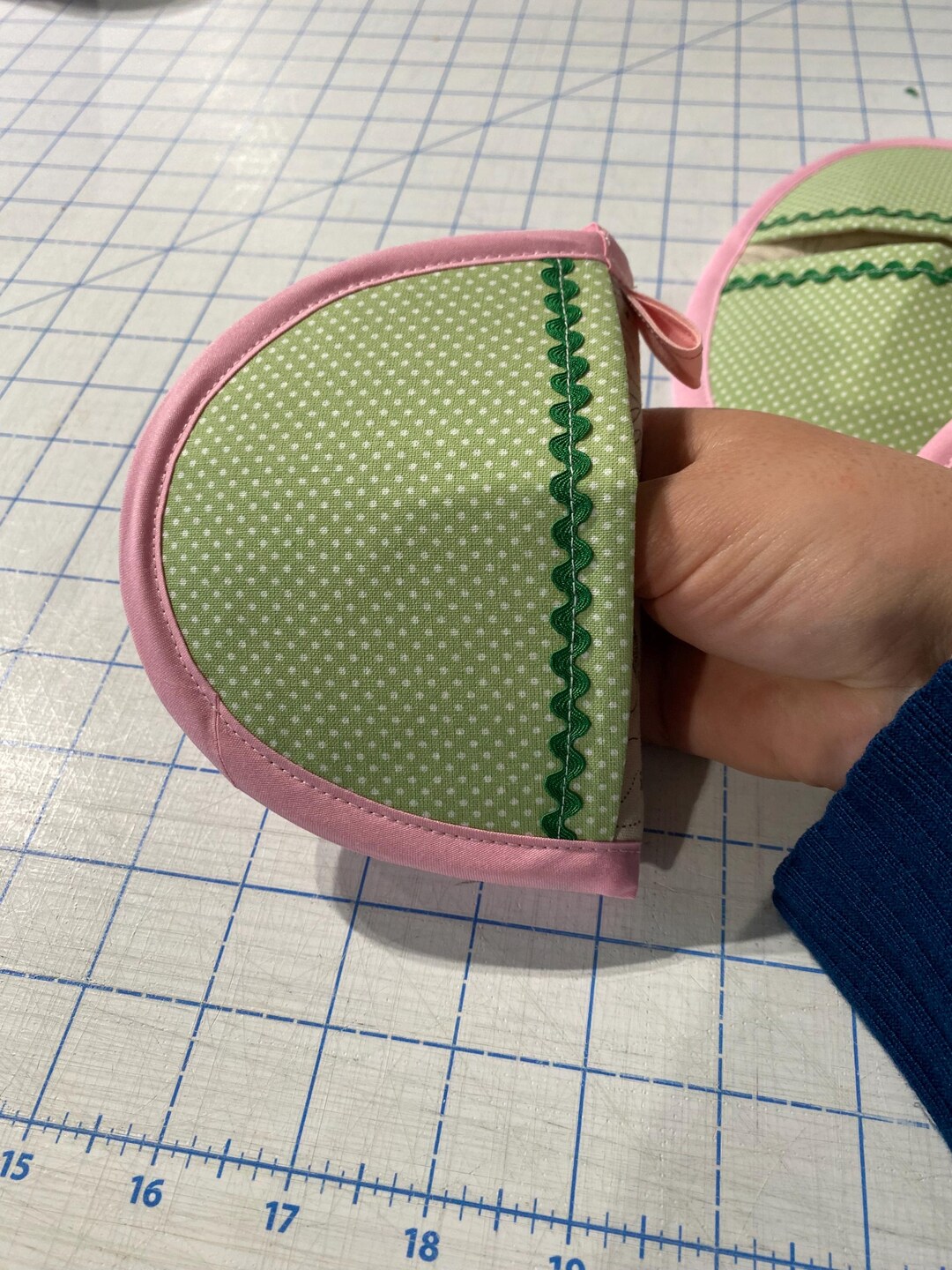 Small Kitchen Mittens, Fingers Pinchers, Pink Green Little Pot Holders ...