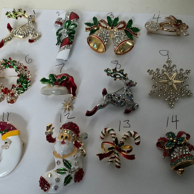 Christmas Brooch - Etsy