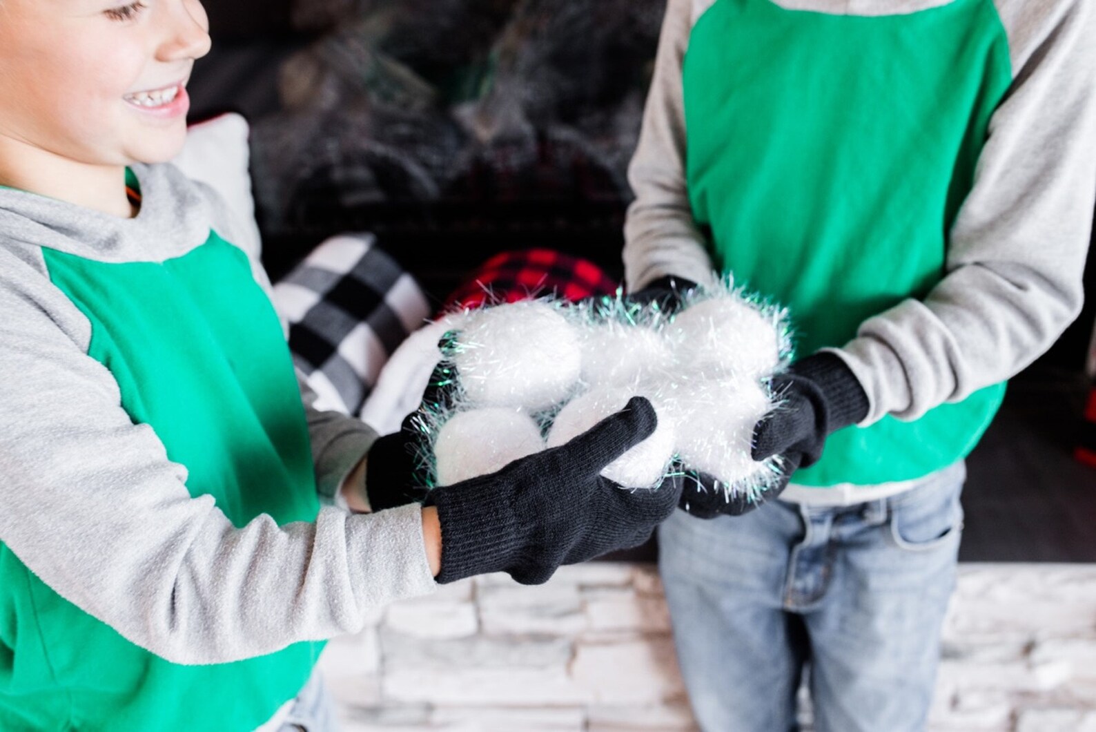 Indoor Snowball Fight Set, Family Christmas Game, Tinsel Snowballs - Etsy