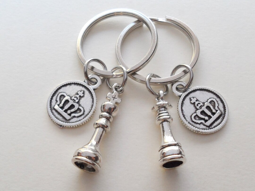 Chess Pieces Keychains With Crown Disc Charms, Couple Keychains, King ...