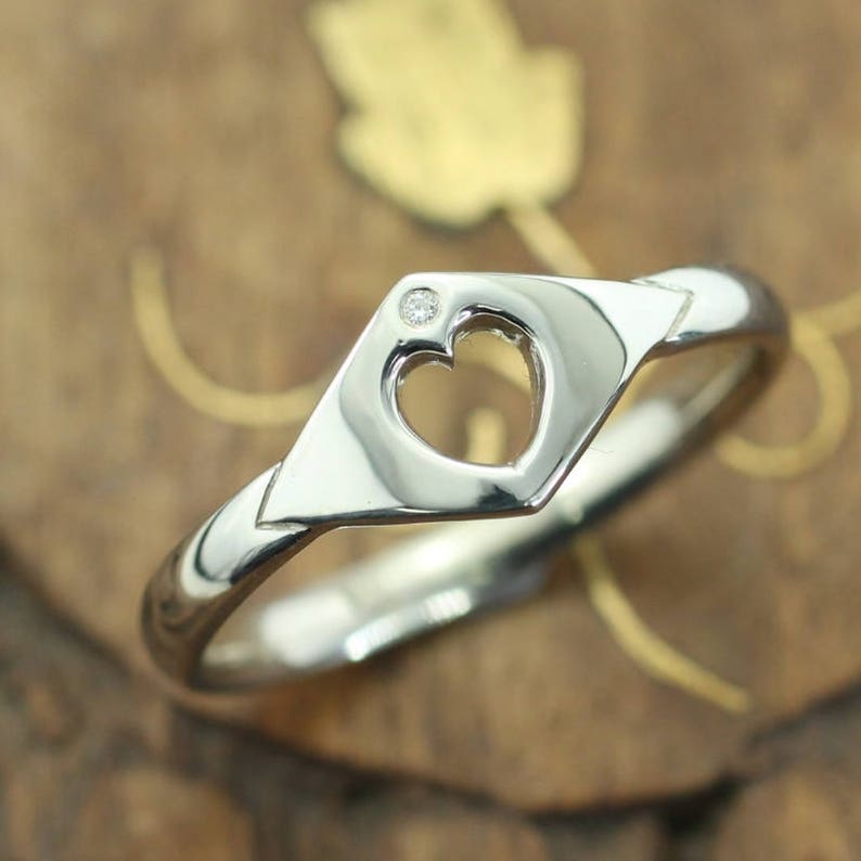 Modern Minimal Claddagh Ring. Irish Ring. Diamond Claddagh. - Etsy Ireland