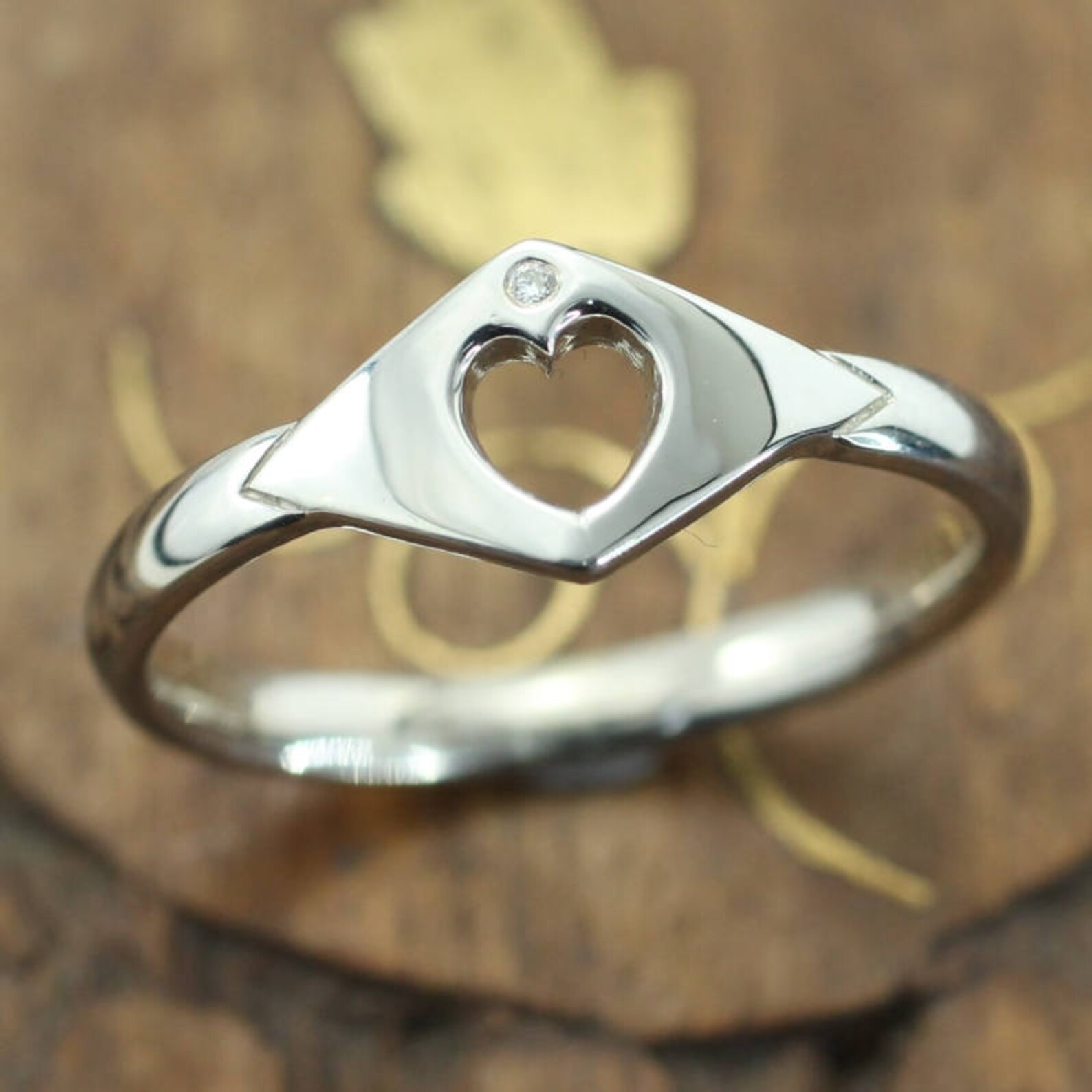 Modern Minimal Claddagh Ring. Irish Ring. Diamond Claddagh. - Etsy Ireland