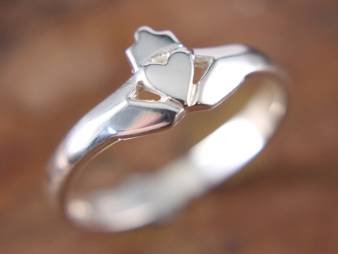 Claddagh Ring, Ladies Contemporary Claddagh Ring. Available in Fine ...