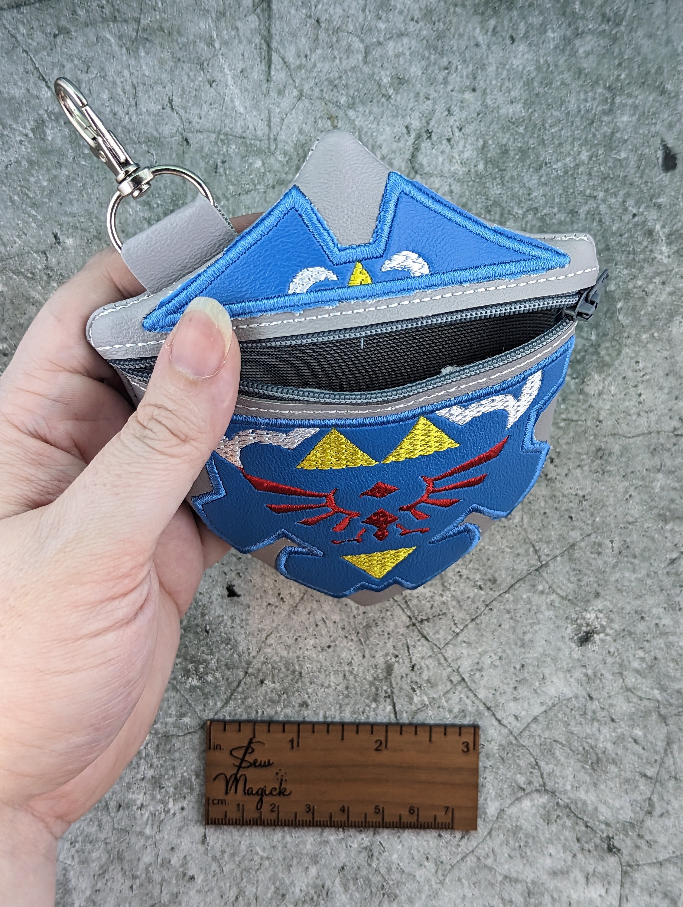 Hylian Shield Anime Manga Chibi Kawaii Zippered Coin Purse Vinyl Faux ...