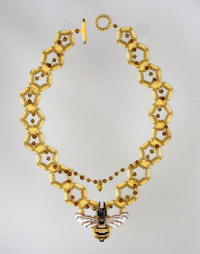 Bee the Queen Necklace Pattern and Tutorial - Etsy