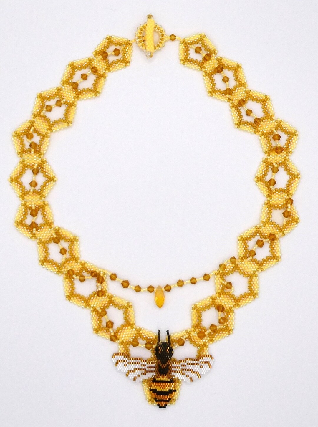 Bee the Queen Necklace Pattern and Tutorial - Etsy