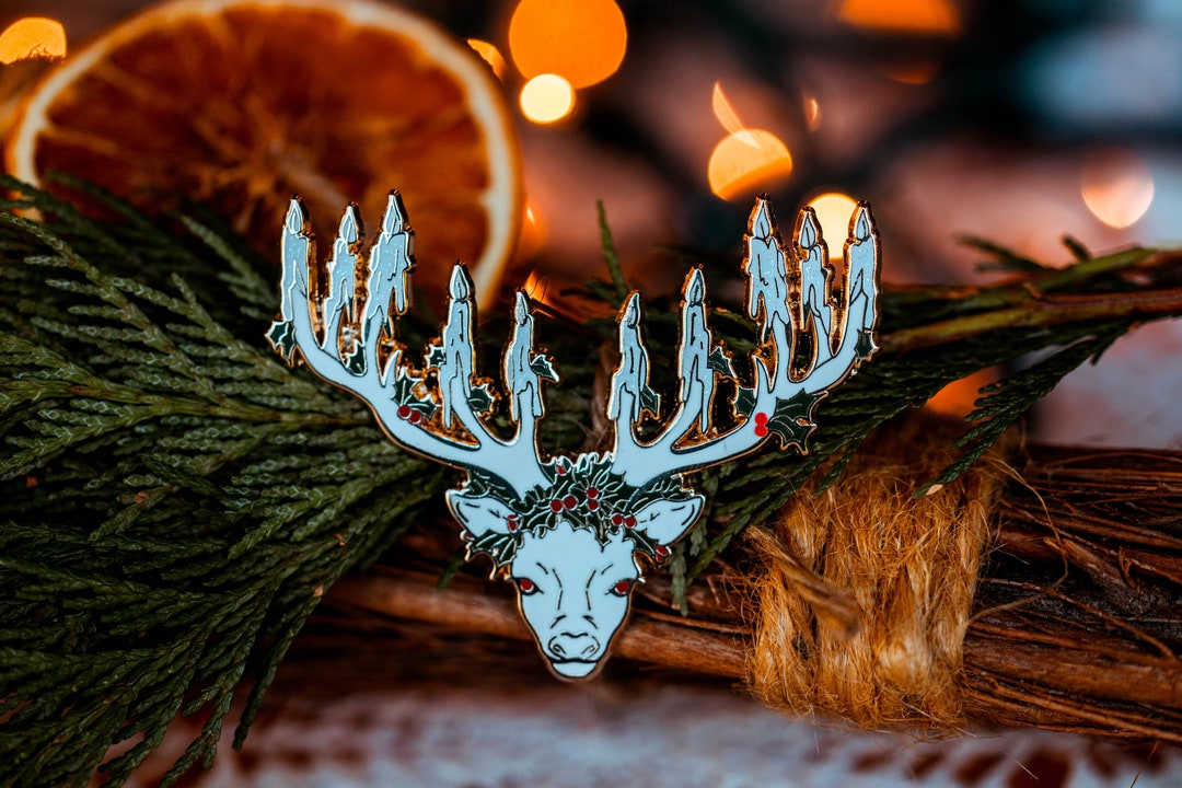Yule Stag Enamel Pin black or White - Etsy