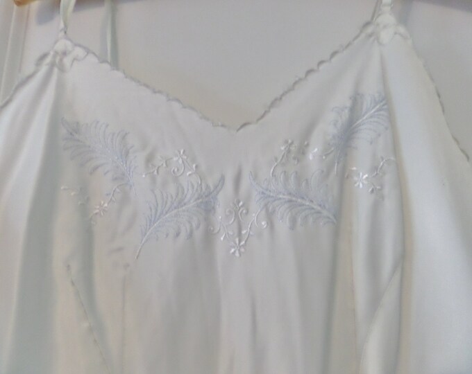 Full Slip White Satin Nylon Vintage Gown Lingerie Embroidered - Etsy