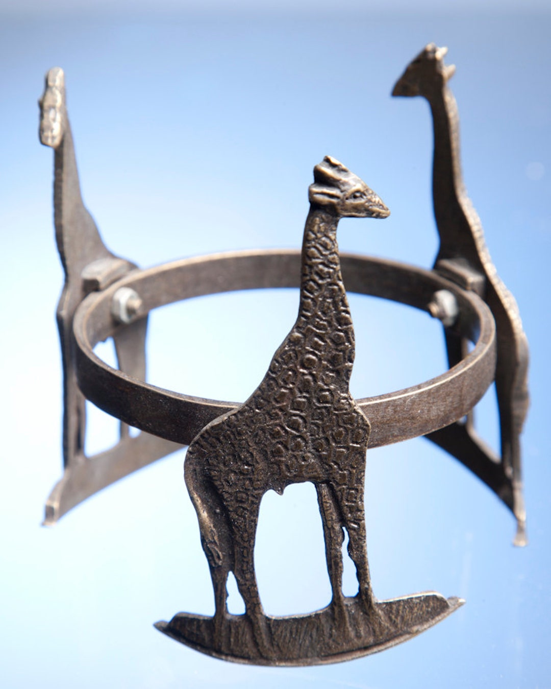 Giraffe Brass Stand: These Brass Stands With Full Lenth Giraffe Are ...